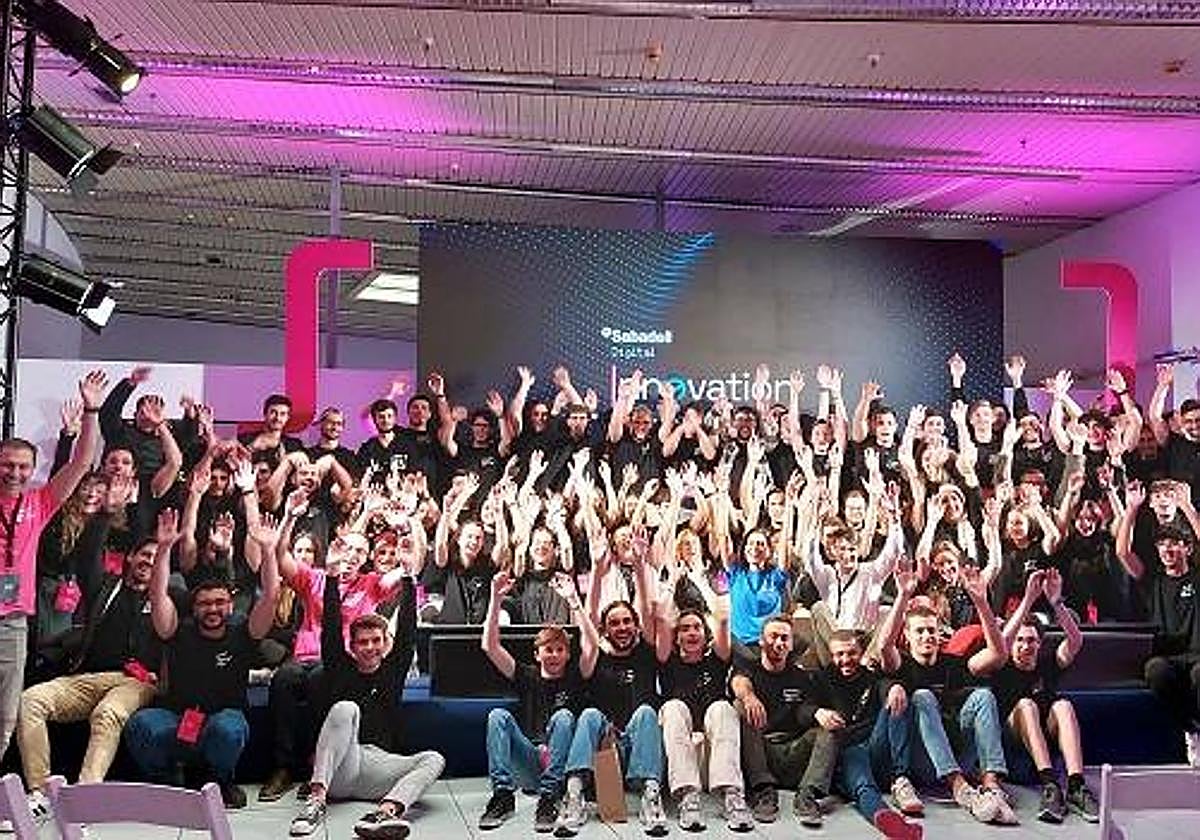 120 universitarios revelan las claves de la innovación financiera en el Innovation Banking Hack ...